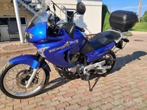Honda Transalp 2002 in Saldus, with an engine capacity of 0.65 L and mileage of 0 thousand km for 3750 €, photo 3 on AUTOMOTO.COM.LV