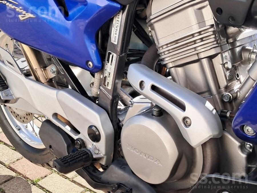 Honda Transalp 2002 in Saldus, with an engine capacity of 0.65 L and mileage of 0 thousand km for 3750 €, photo 5 on AUTOMOTO.COM.LV