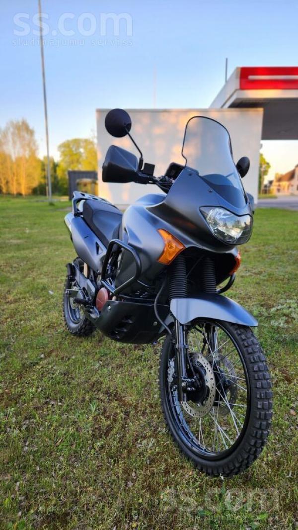 Honda Transalp 2003 in Daugavpils, with an engine capacity of 0.65 L and mileage of 0 thousand km for 3999 €, photo 2 on AUTOMOTO.COM.LV
