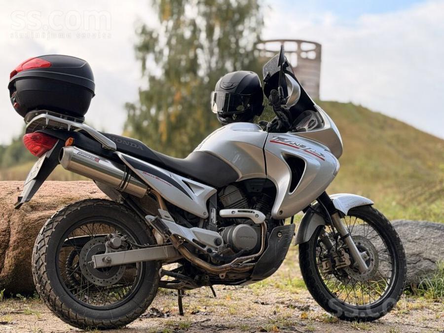 Honda Transalp 2005 in Liepaja, with an engine capacity of 0.65 L and mileage of 0 thousand km for 3000 €, photo 1 on AUTOMOTO.COM.LV