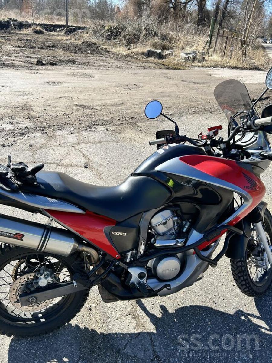 Honda Transalp 2008 Jūrmala, ar dzinēja tilpumu 0.70 L un nobraukumu 0 tūkst. km par 4000 €, foto 3 vietnē AUTOMOTO.COM.LV