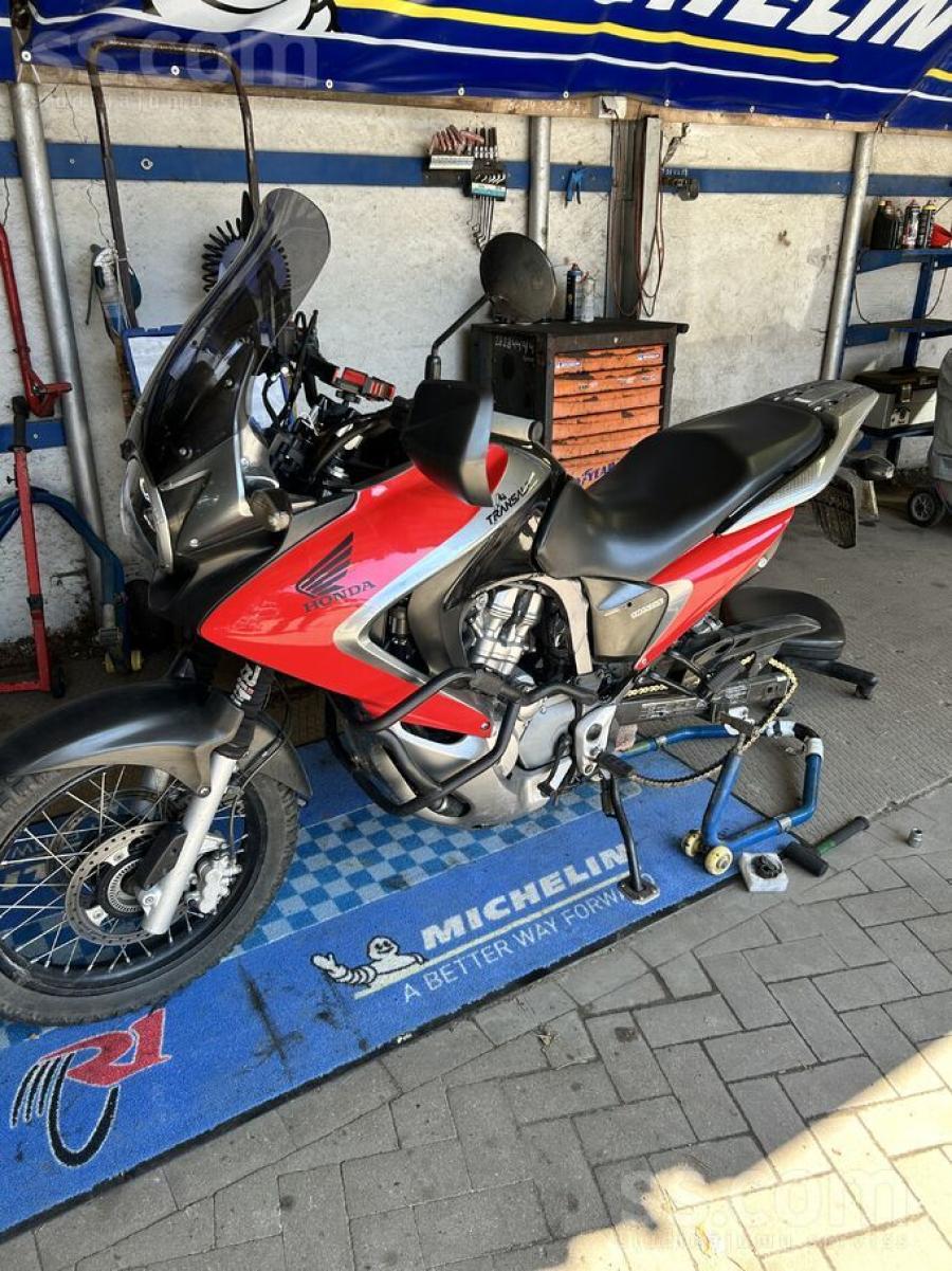 Honda Transalp 2008 Jūrmala, ar dzinēja tilpumu 0.70 L un nobraukumu 0 tūkst. km par 4000 €, foto 9 vietnē AUTOMOTO.COM.LV
