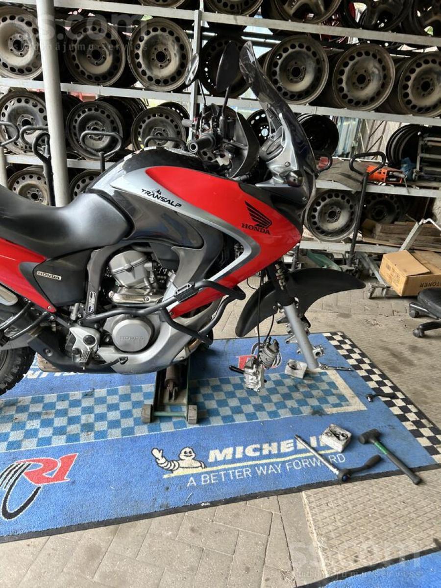 Honda Transalp 2008 Jūrmala, ar dzinēja tilpumu 0.70 L un nobraukumu 0 tūkst. km par 4000 €, foto 10 vietnē AUTOMOTO.COM.LV