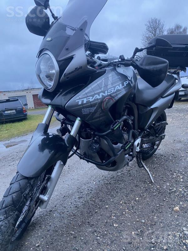 Honda Transalp 2008 Ogre, ar dzinēja tilpumu 0.70 L un nobraukumu 0 tūkst. km par 2500 €, foto 1 vietnē AUTOMOTO.COM.LV