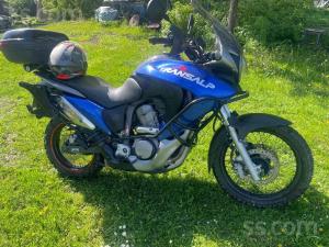 Honda Transalp 2008 Ludza, ar dzinēja tilpumu 0.70 L un nobraukumu 0 tūkst. km par 3700 €, foto  vietnē AUTOMOTO.COM.LV