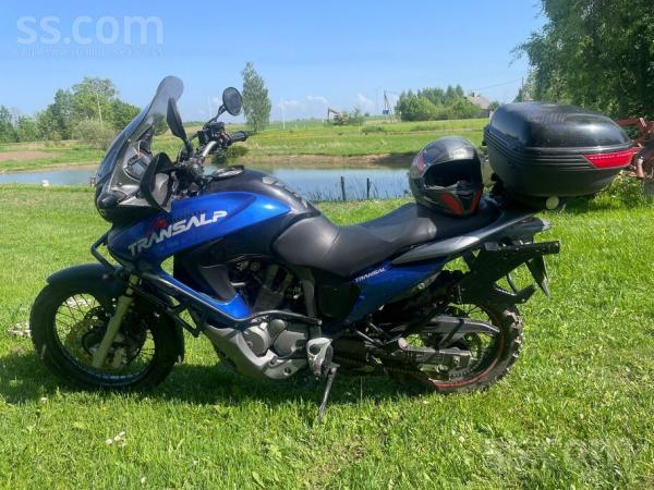 Honda Transalp 2008 Ludza, ar dzinēja tilpumu 0.70 L un nobraukumu 0 tūkst. km par 3700 €, foto 5 vietnē AUTOMOTO.COM.LV