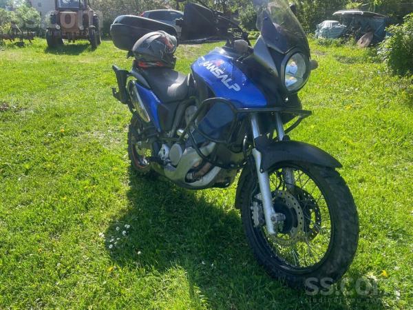 Honda Transalp 2008 Ludza, ar dzinēja tilpumu 0.70 L un nobraukumu 0 tūkst. km par 3700 €, foto 6 vietnē AUTOMOTO.COM.LV