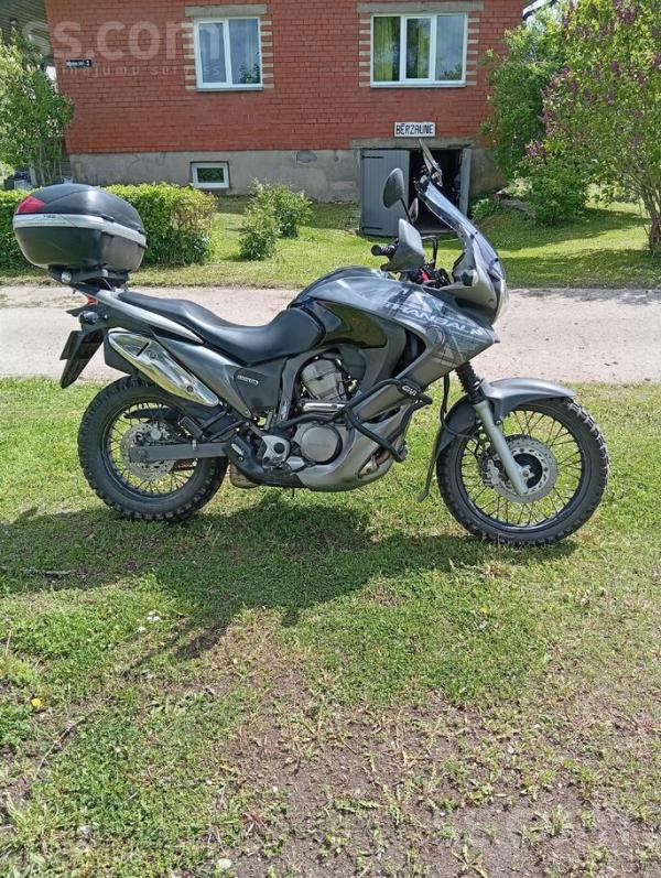 Honda Transalp 2008 Rīga, ar dzinēja tilpumu 0.70 L un nobraukumu 0 tūkst. km par 2920 €, foto 3 vietnē AUTOMOTO.COM.LV