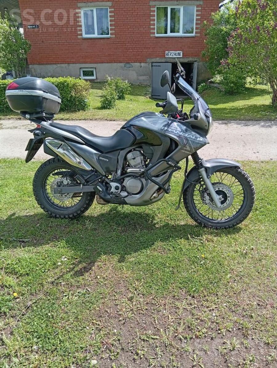 Honda Transalp 2008 Rīga, ar dzinēja tilpumu 0.70 L un nobraukumu 0 tūkst. km par 2920 €, foto 4 vietnē AUTOMOTO.COM.LV