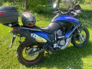 Хонда Transalp 2008 в Лудза, объемом двигателя 0.70 л и пробегом 0 тыс. км за 3500 €, фото 3 на AUTOMOTO.COM.LV