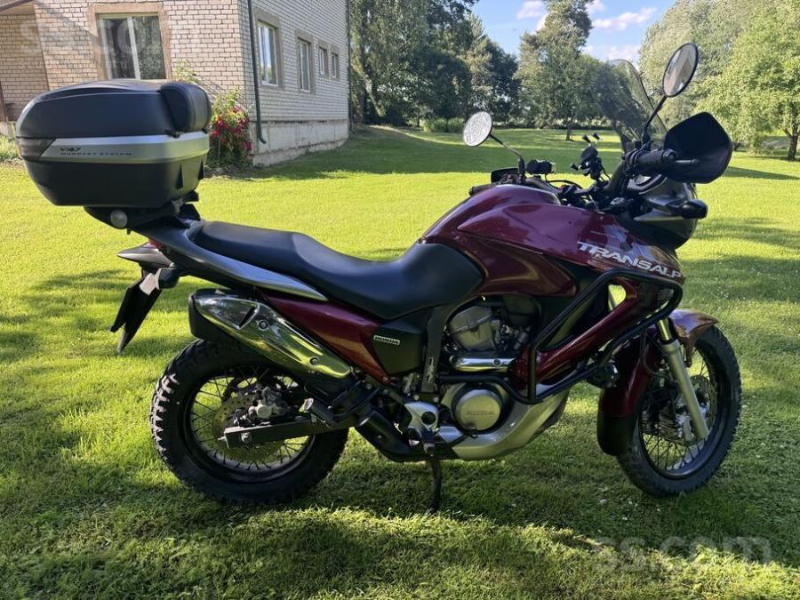 Honda Transalp 2008 in Dobele, with an engine capacity of 0.68 L and mileage of 0 thousand km for 4000 €, photo 5 on AUTOMOTO.COM.LV