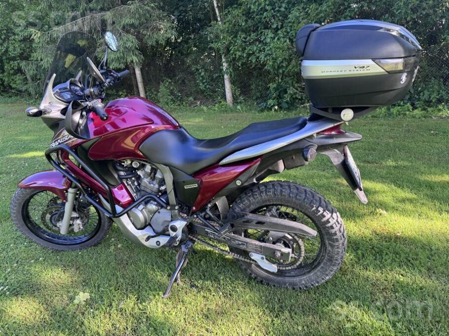 Honda Transalp 2008 in Dobele, with an engine capacity of 0.68 L and mileage of 0 thousand km for 4000 €, photo 7 on AUTOMOTO.COM.LV