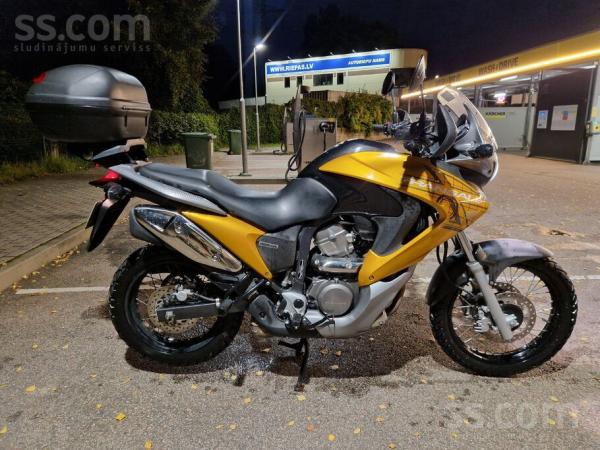 Honda Transalp 2008 Rīga, ar dzinēja tilpumu 0.70 L un nobraukumu 0 tūkst. km par 3900 €, foto 1 vietnē AUTOMOTO.COM.LV
