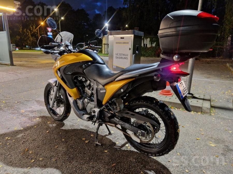 Honda Transalp 2008 in Riga, with an engine capacity of 0.70 L and mileage of 0 thousand km for 3900 €, photo 5 on AUTOMOTO.COM.LV