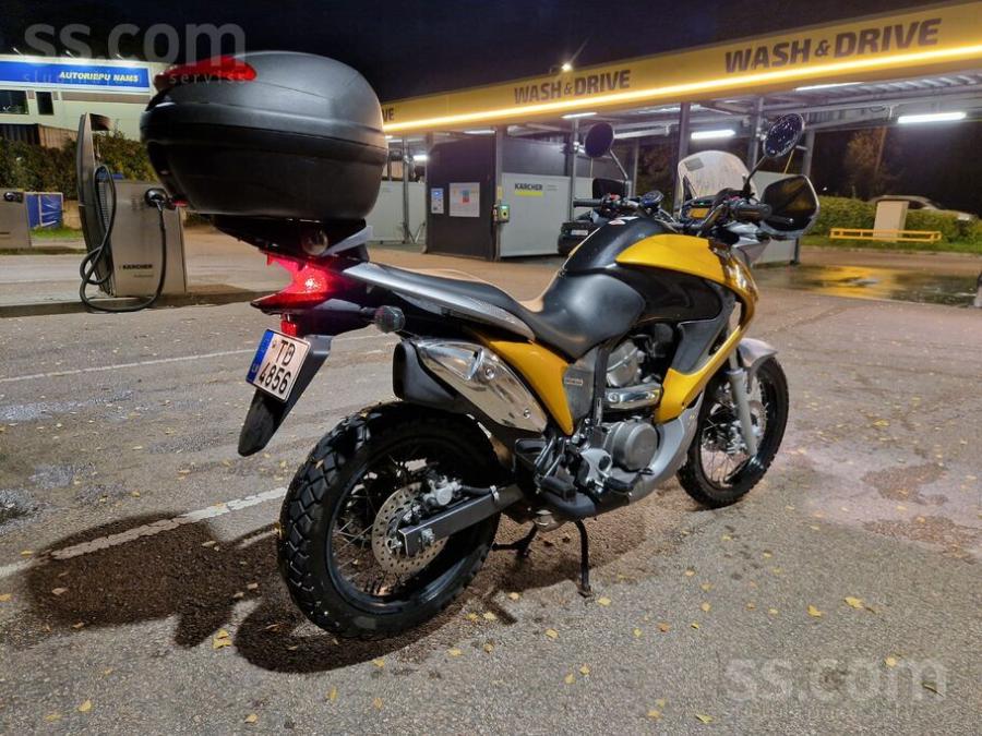 Honda Transalp 2008 in Riga, with an engine capacity of 0.70 L and mileage of 0 thousand km for 3900 €, photo 6 on AUTOMOTO.COM.LV