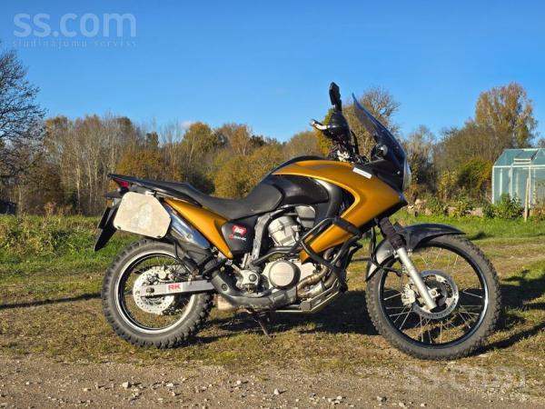 Honda Transalp 2009 Cēsis, ar dzinēja tilpumu 0.70 L un nobraukumu 0 tūkst. km par 4200 €, foto 2 vietnē AUTOMOTO.COM.LV
