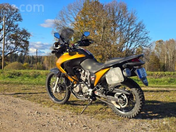 Honda Transalp 2009 Cēsis, ar dzinēja tilpumu 0.70 L un nobraukumu 0 tūkst. km par 4200 €, foto 4 vietnē AUTOMOTO.COM.LV