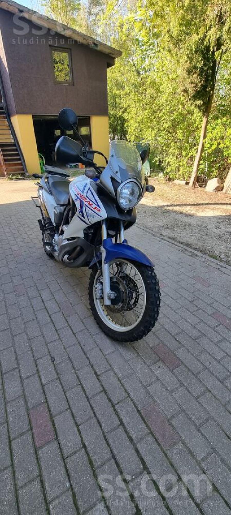 Honda Transalp 2009 Rīga, ar dzinēja tilpumu 0.70 L un nobraukumu 0 tūkst. km par 3590 €, foto 3 vietnē AUTOMOTO.COM.LV