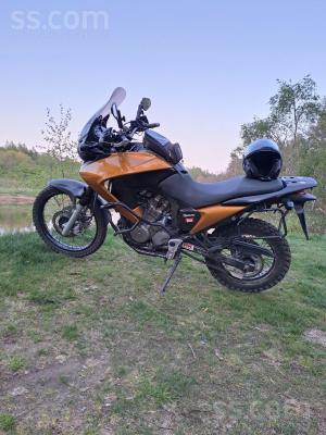 Honda Transalp 2009 in Cesis, with an engine capacity of 0.70 L and mileage of 0 thousand km for 4000 €, photo 3 on AUTOMOTO.COM.LV