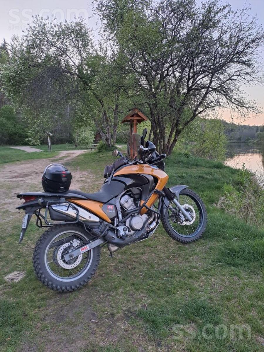 Honda Transalp 2009 in Cesis, with an engine capacity of 0.70 L and mileage of 0 thousand km for 4000 €, photo 5 on AUTOMOTO.COM.LV