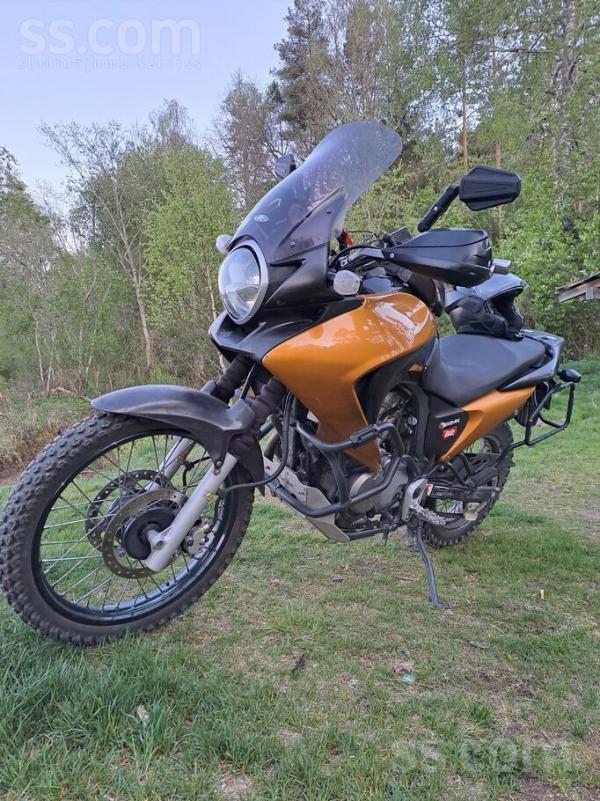 Honda Transalp 2009 Cēsis, ar dzinēja tilpumu 0.70 L un nobraukumu 0 tūkst. km par 4000 €, foto 7 vietnē AUTOMOTO.COM.LV