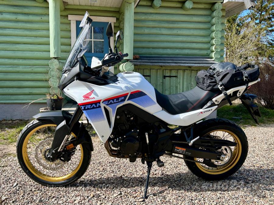 Honda Transalp 2024 in Tallinn, with an engine capacity of 0.75 L and mileage of 1 thousand km for 9900 €, photo 3 on AUTOMOTO.COM.LV
