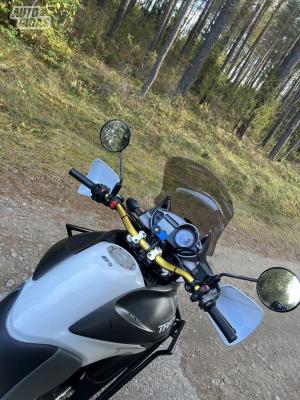 Balts Honda Transalp 2013 Druskininkai, ar dzinēja tilpumu 0.70 L un nobraukumu 61 tūkst. km par 3999 €, foto 7 vietnē AUTOMOTO.COM.LV
