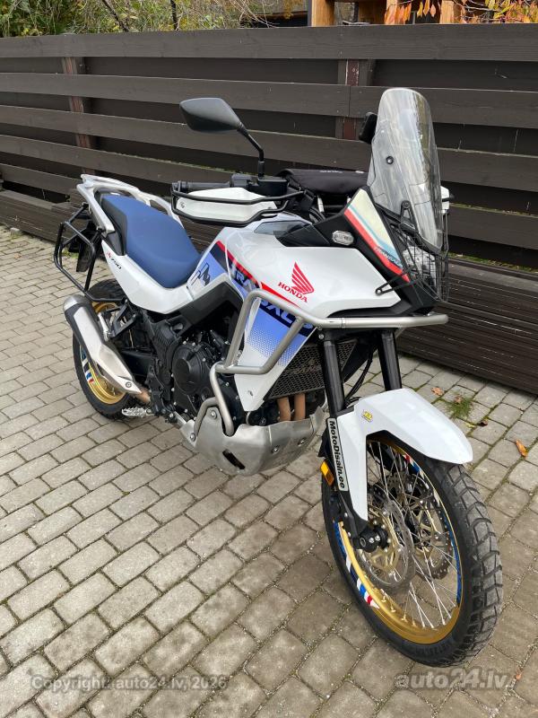 Honda Transalp 2024 Tallina vietnē Balts Honda Transalp 2024 Tallina, ar dzinēja tilpumu 0.76 L un nobraukumu 14 tūkst. km par 10490 €, foto 1 vietnē AUTOMOTO.COM.LV