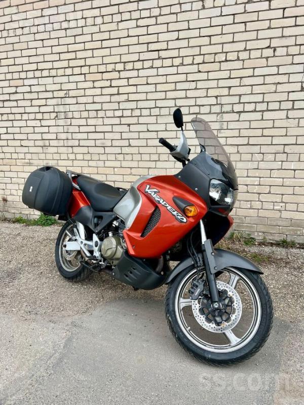 Honda Varadero 1000 1999 Rīga, ar dzinēja tilpumu 1.00 L un nobraukumu 0 tūkst. km par 2250 €, foto 8 vietnē AUTOMOTO.COM.LV