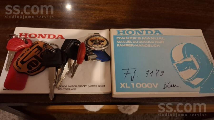 Honda Varadero 1000 2001 Valmiera, ar dzinēja tilpumu 1.00 L un nobraukumu 0 tūkst. km par 3000 €, foto 5 vietnē AUTOMOTO.COM.LV