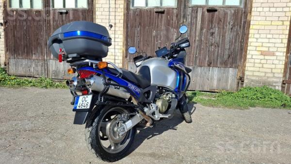 Honda Varadero 1000 2001 Valmiera, ar dzinēja tilpumu 1.00 L un nobraukumu 0 tūkst. km par 3000 €, foto 10 vietnē AUTOMOTO.COM.LV