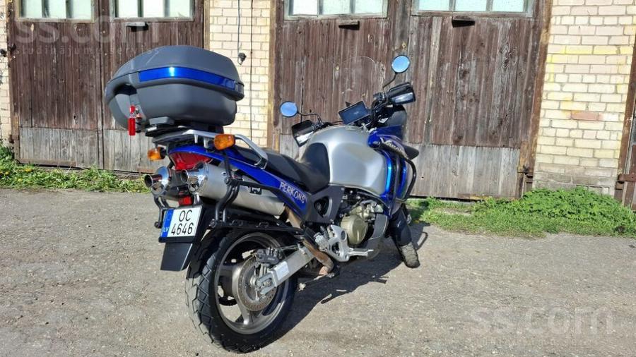 Honda Varadero 1000 2001 Valmiera, ar dzinēja tilpumu 1.00 L un nobraukumu 0 tūkst. km par 3000 €, foto 11 vietnē AUTOMOTO.COM.LV