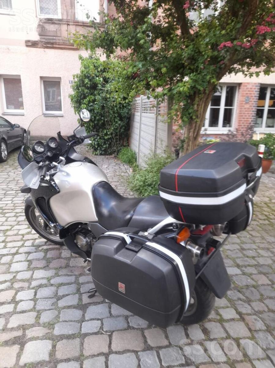 Honda Varadero 1999 Liepāja, ar dzinēja tilpumu 1.00 L un nobraukumu 0 tūkst. km par 1699 €, foto 3 vietnē AUTOMOTO.COM.LV