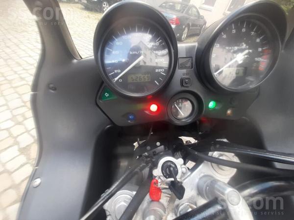 Honda Varadero 1999 Liepāja, ar dzinēja tilpumu 1.00 L un nobraukumu 0 tūkst. km par 1699 €, foto 4 vietnē AUTOMOTO.COM.LV