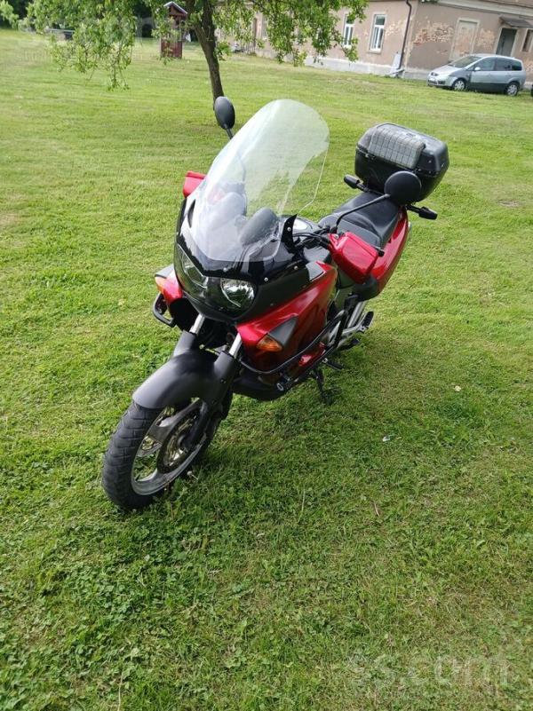 Honda Varadero 1999 in Jelgava, with an engine capacity of 1.00 L and mileage of 0 thousand km for 2800 €, photo 2 on AUTOMOTO.COM.LV