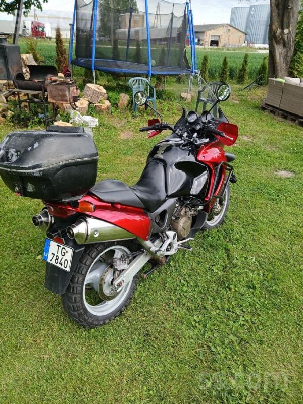 Хонда Varadero 1999 в Елгава, объемом двигателя 1.00 л и пробегом 0 тыс. км за 2600 €, фото 4 на AUTOMOTO.COM.LV