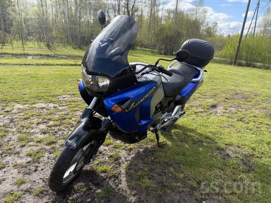 Honda Varadero 2000 Talsi, ar dzinēja tilpumu 1.00 L un nobraukumu 0 tūkst. km par 2000 €, foto 4 vietnē AUTOMOTO.COM.LV