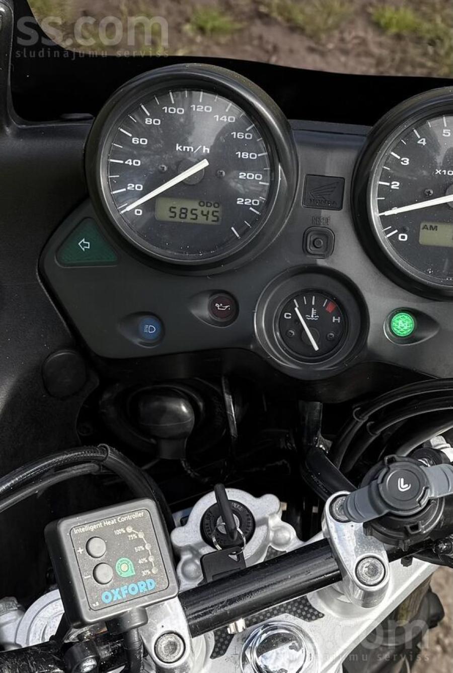 Honda Varadero 2000 Talsi, ar dzinēja tilpumu 1.00 L un nobraukumu 0 tūkst. km par 2000 €, foto 8 vietnē AUTOMOTO.COM.LV