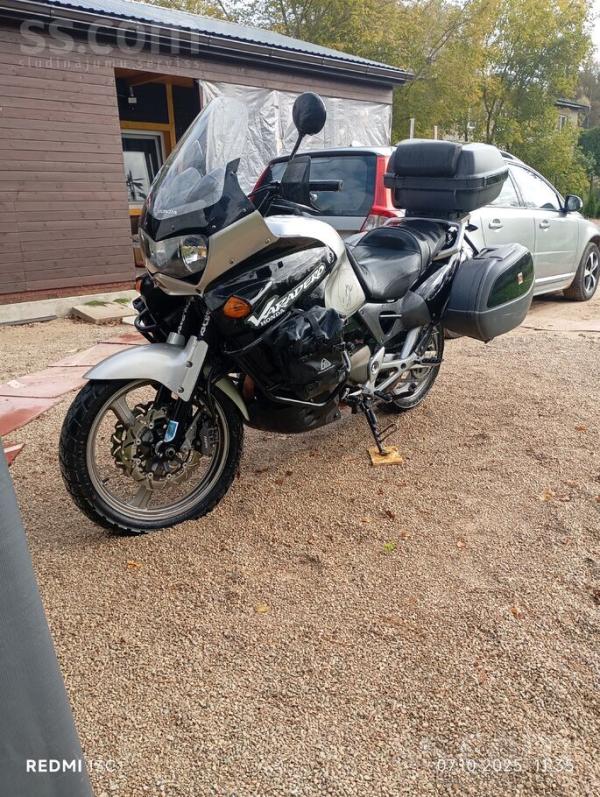 Honda Varadero 2001 Rīga, ar dzinēja tilpumu 1.00 L un nobraukumu 0 tūkst. km par 2650 €, foto 4 vietnē AUTOMOTO.COM.LV