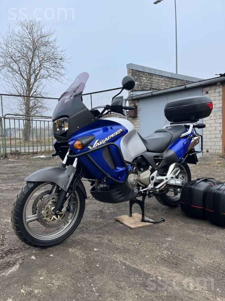 Honda Varadero 2002 in Liepaja, with an engine capacity of 1.00 L and mileage of 0 thousand km for 3250 €, photo 1 on AUTOMOTO.COM.LV