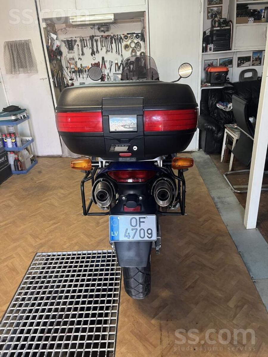 Honda Varadero 2002 in Liepaja, with an engine capacity of 1.00 L and mileage of 0 thousand km for 3250 €, photo 8 on AUTOMOTO.COM.LV