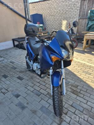 Honda Varadero 2002 Liepāja, ar dzinēja tilpumu 0.13 L un nobraukumu 0 tūkst. km par 1999 €, foto  vietnē AUTOMOTO.COM.LV