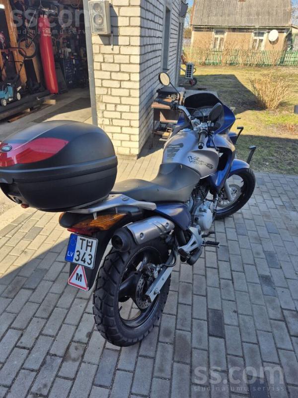 Honda Varadero 2002 in Liepaja, with an engine capacity of 0.13 L and mileage of 0 thousand km for 1999 €, photo 2 on AUTOMOTO.COM.LV