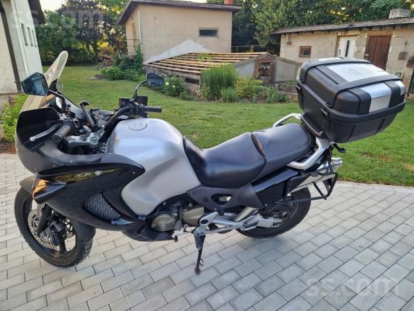 Honda Varadero 2003 Tukums, ar dzinēja tilpumu 1.00 L un nobraukumu 0 tūkst. km par 3100 €, foto 1 vietnē AUTOMOTO.COM.LV