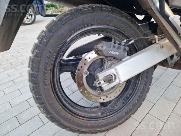 Honda Varadero 2003 Tukums, ar dzinēja tilpumu 1.00 L un nobraukumu 0 tūkst. km par 3100 €, foto 5 vietnē AUTOMOTO.COM.LV