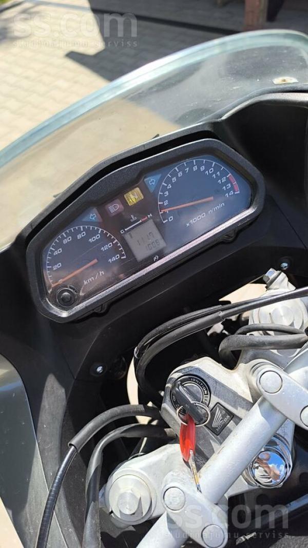 Honda Varadero 2004 Madona, ar dzinēja tilpumu 0.13 L un nobraukumu 0 tūkst. km par 2350 €, foto 2 vietnē AUTOMOTO.COM.LV