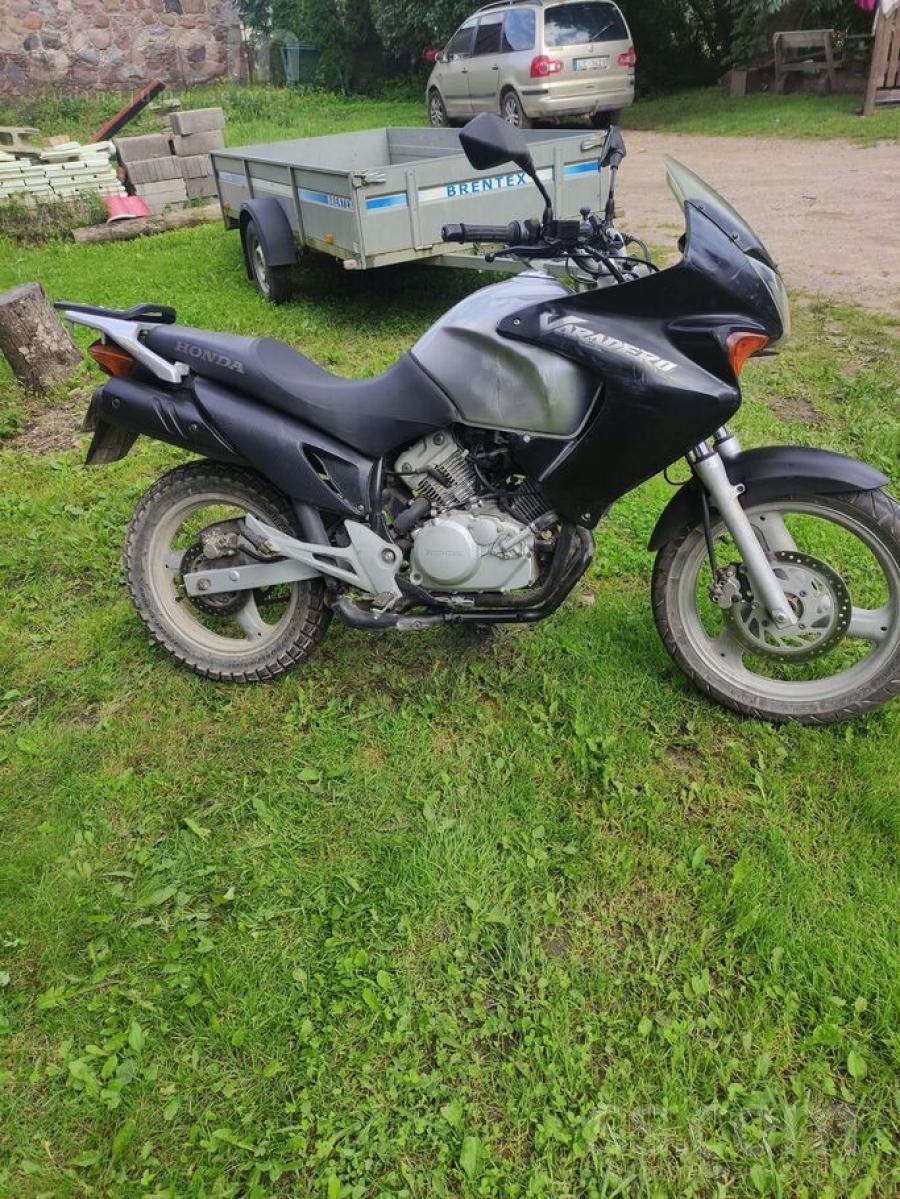 Honda Varadero 2006 Saldus, ar dzinēja tilpumu 0.13 L un nobraukumu 0 tūkst. km par 2100 €, foto 1 vietnē AUTOMOTO.COM.LV