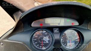 Хонда Varadero 2007 в Салдус, объемом двигателя 1.00 л и пробегом 0 тыс. км за 4600 €, фото 9 на AUTOMOTO.COM.LV