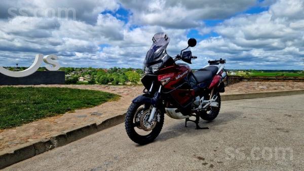 Honda Varadero 2007 in Saldus, with an engine capacity of 1.00 L and mileage of 0 thousand km for 4500 €, photo 1 on AUTOMOTO.COM.LV