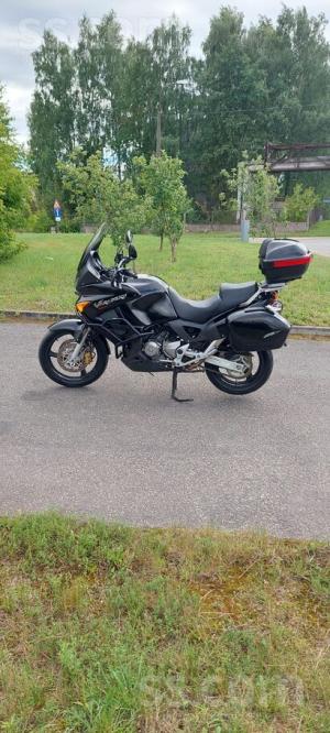 Honda Varadero 2007 in Daugavpils, with an engine capacity of 1.00 L and mileage of 0 thousand km for 3700 €, photo 7 on AUTOMOTO.COM.LV